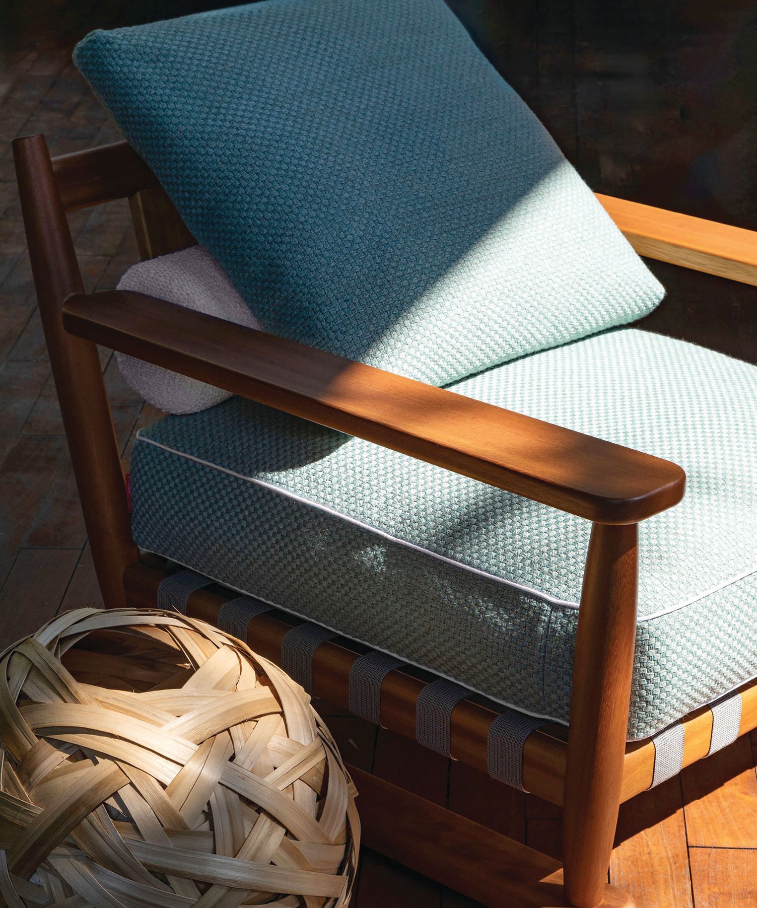 Outdoor Elegance: Flexform's Stylish Meriggio Collection