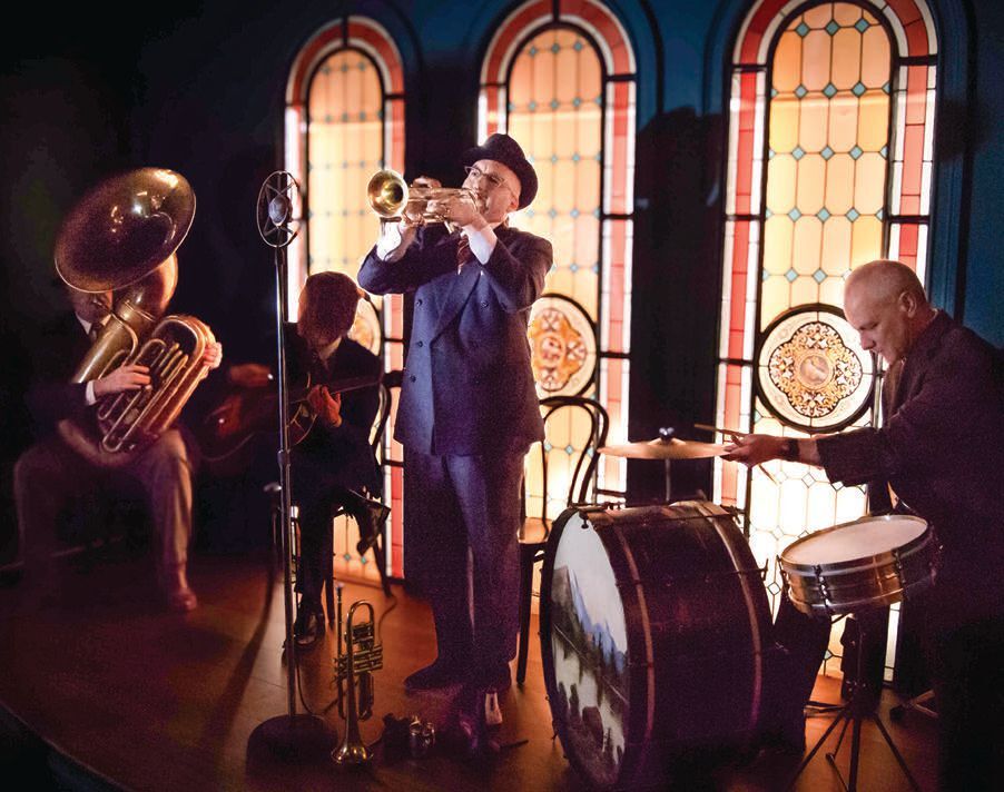 Top 10 Restaurants for Live Music and Dining in Philly