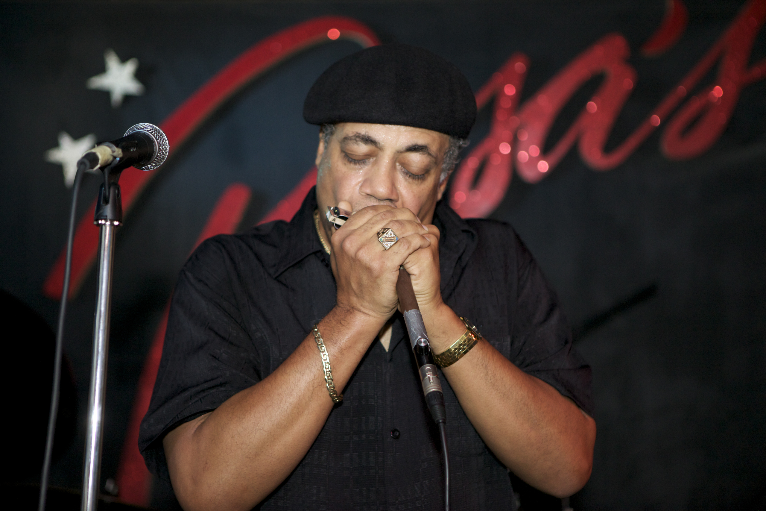 Ultimate Logan Square Guide: Dining, Shopping & Fun