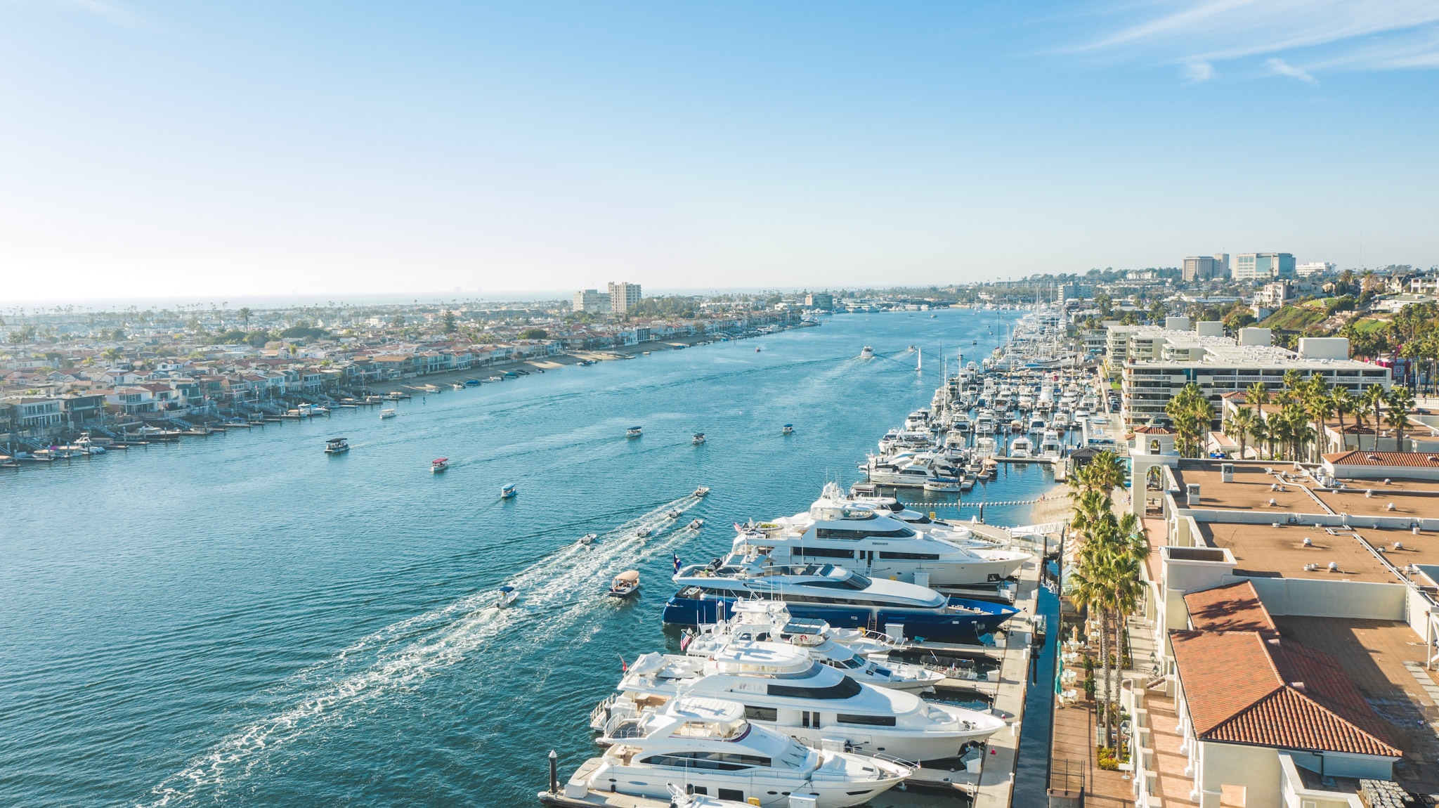 Discover Newport Beach: Top Hotels, Dining, and Shopping Guide