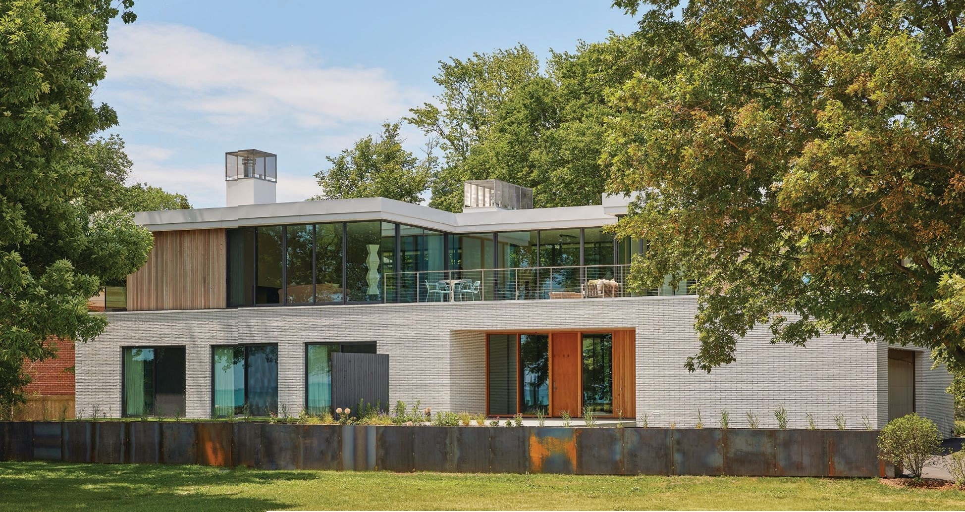 Explore Lakefront Luxury in Nature-Inspired Evanston Home