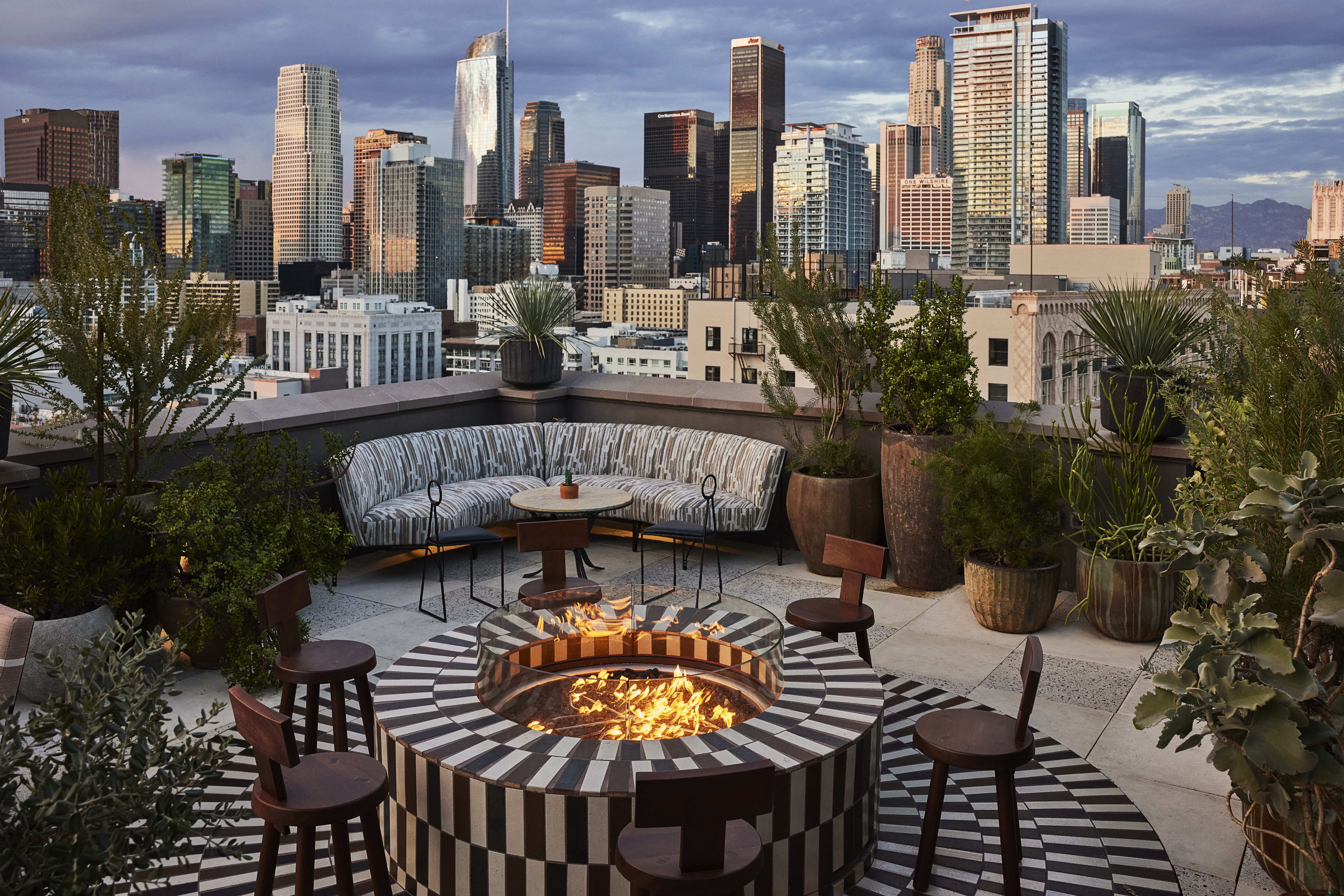 Top 14 Rooftop Bars & Restaurants in Los Angeles in 2023