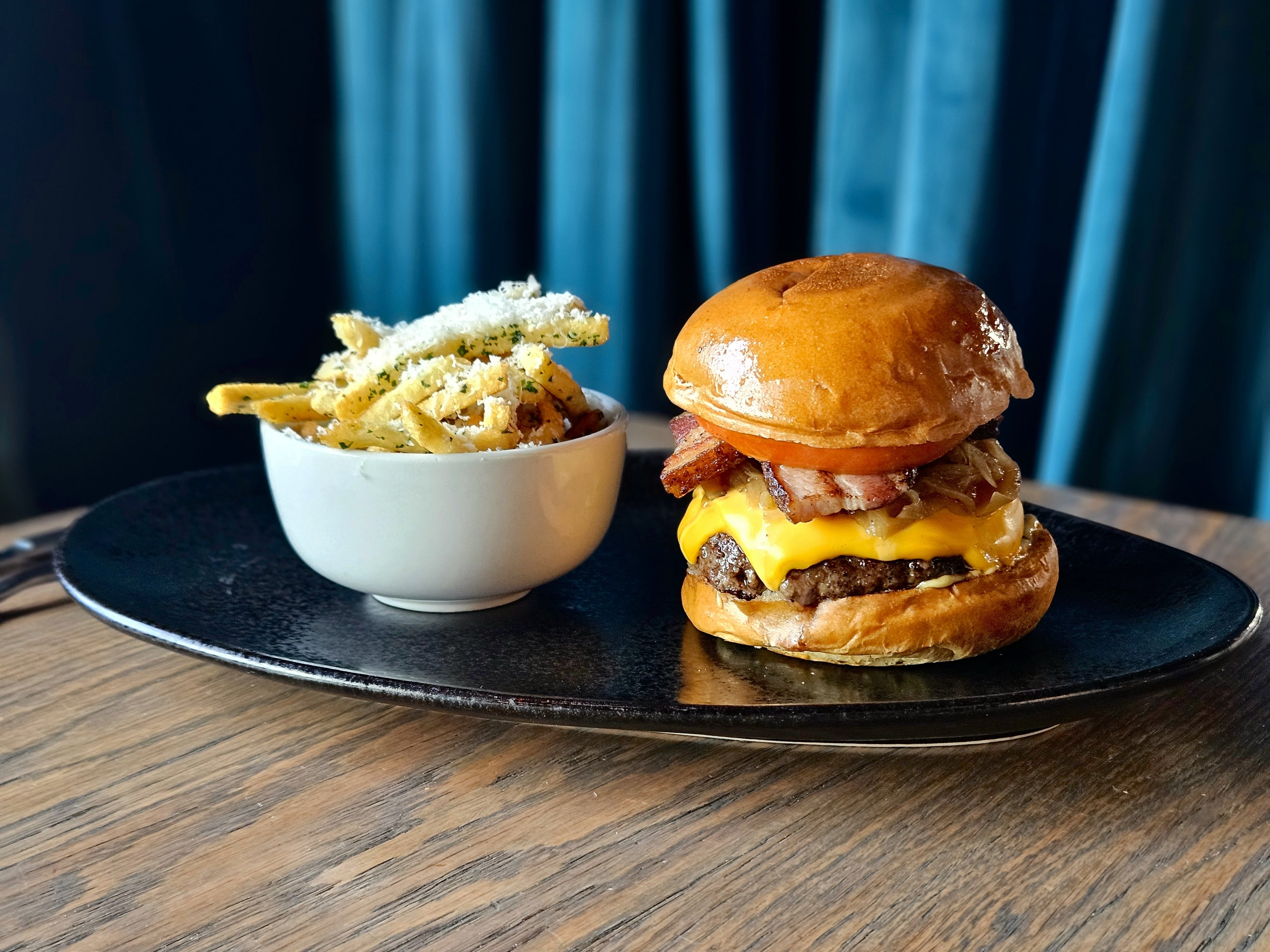 Top 10 Must-Try Burgers in Orange County - Savory Delights