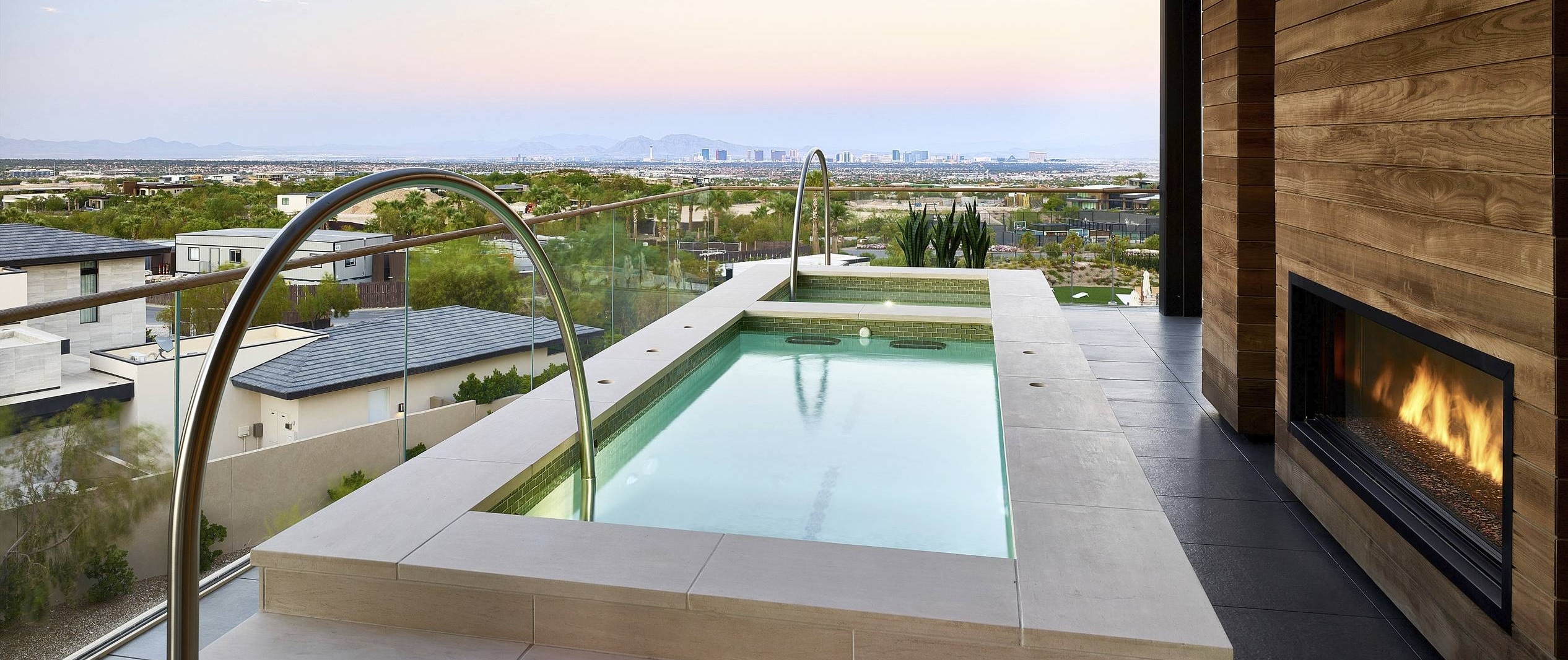 Luxury Living at The Summit Club: Clubhouse Suite #27