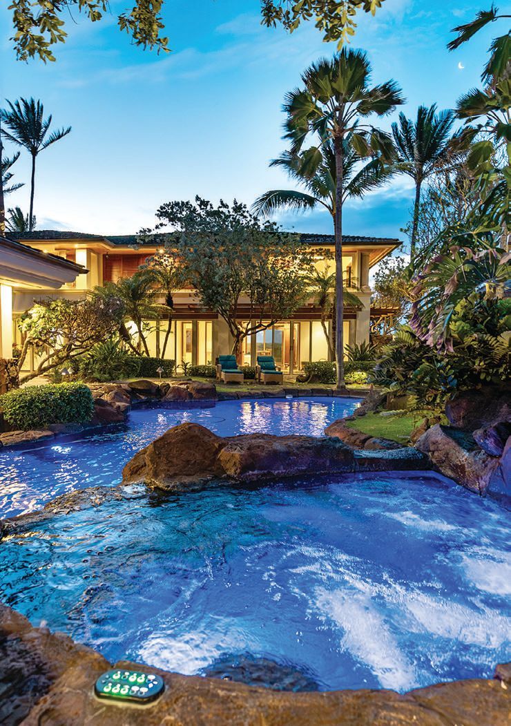 Luxurious Oceanfront Estates in Hawaii: $28M & $32.5M