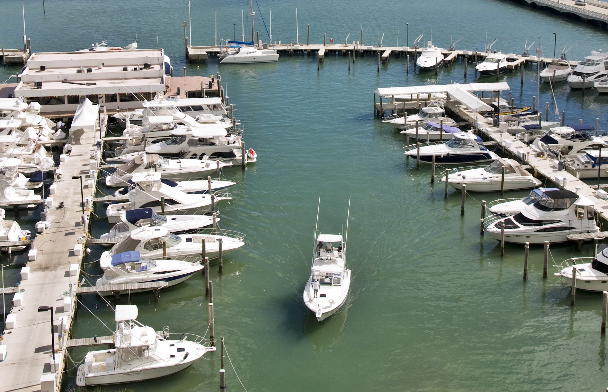 Explore Winnetka: Dining, Shopping, and Local Attractions