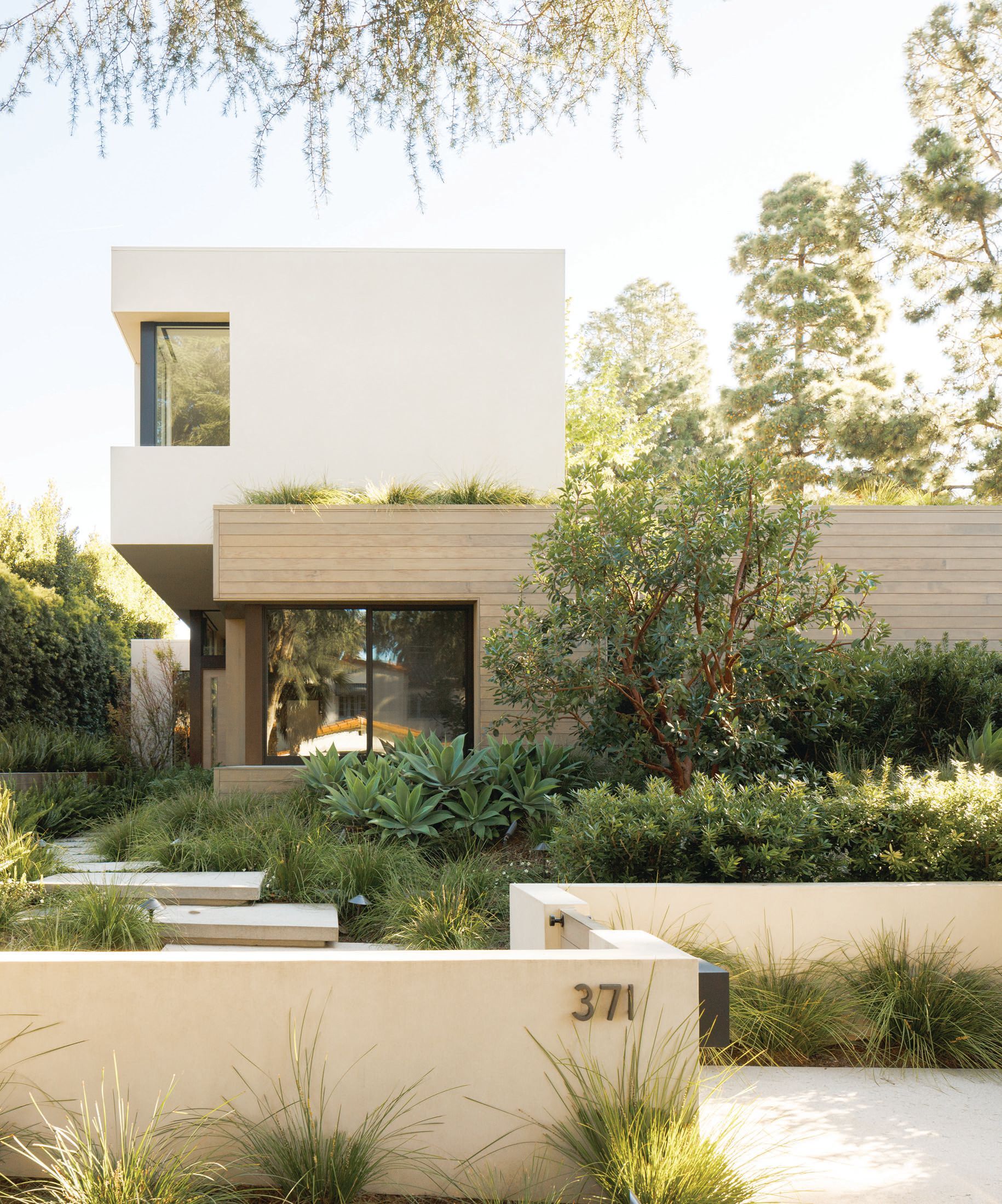 California Modern Home: Seamless Indoor-Outdoor Living