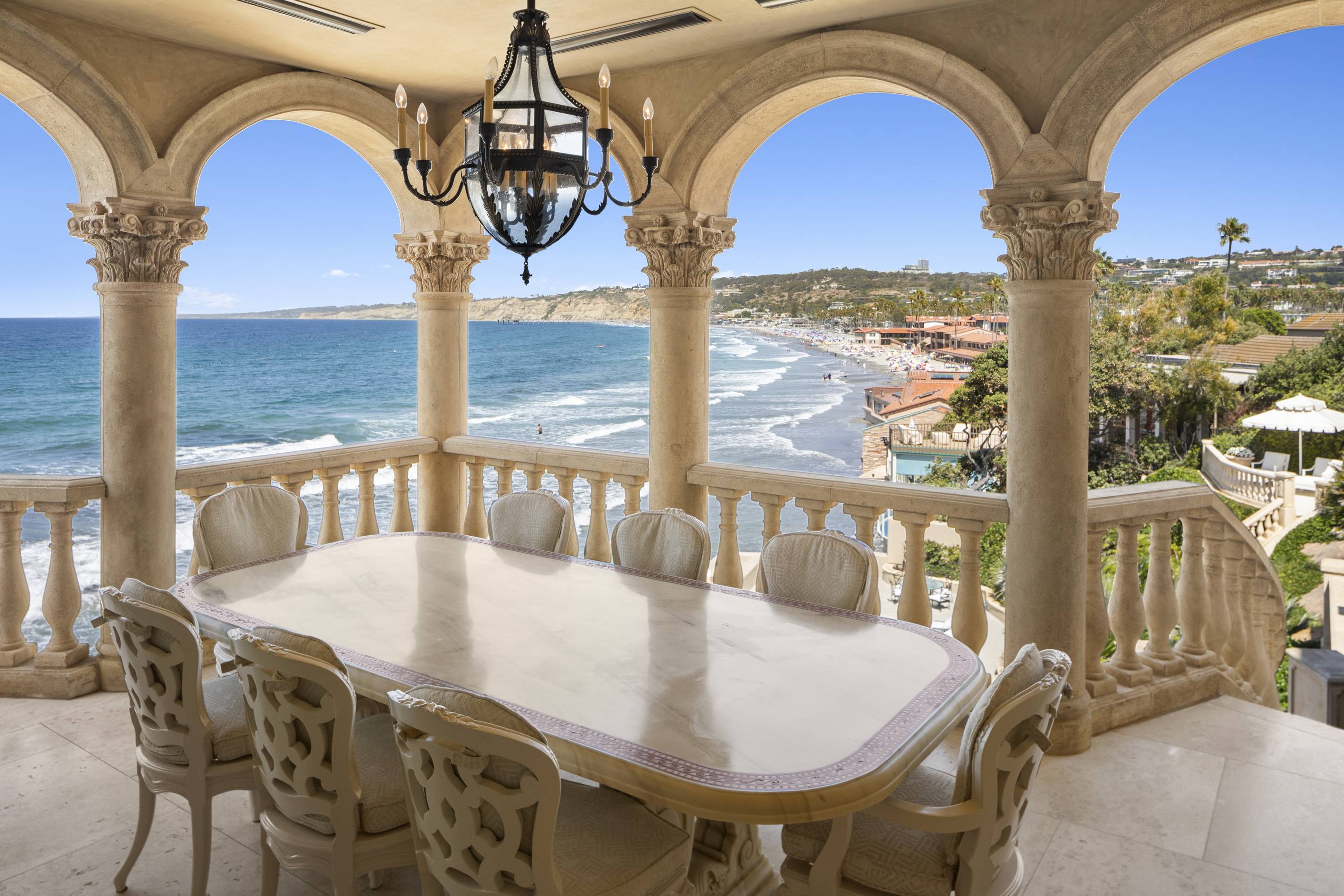 The Sand Castle: Luxury Living in La Jolla