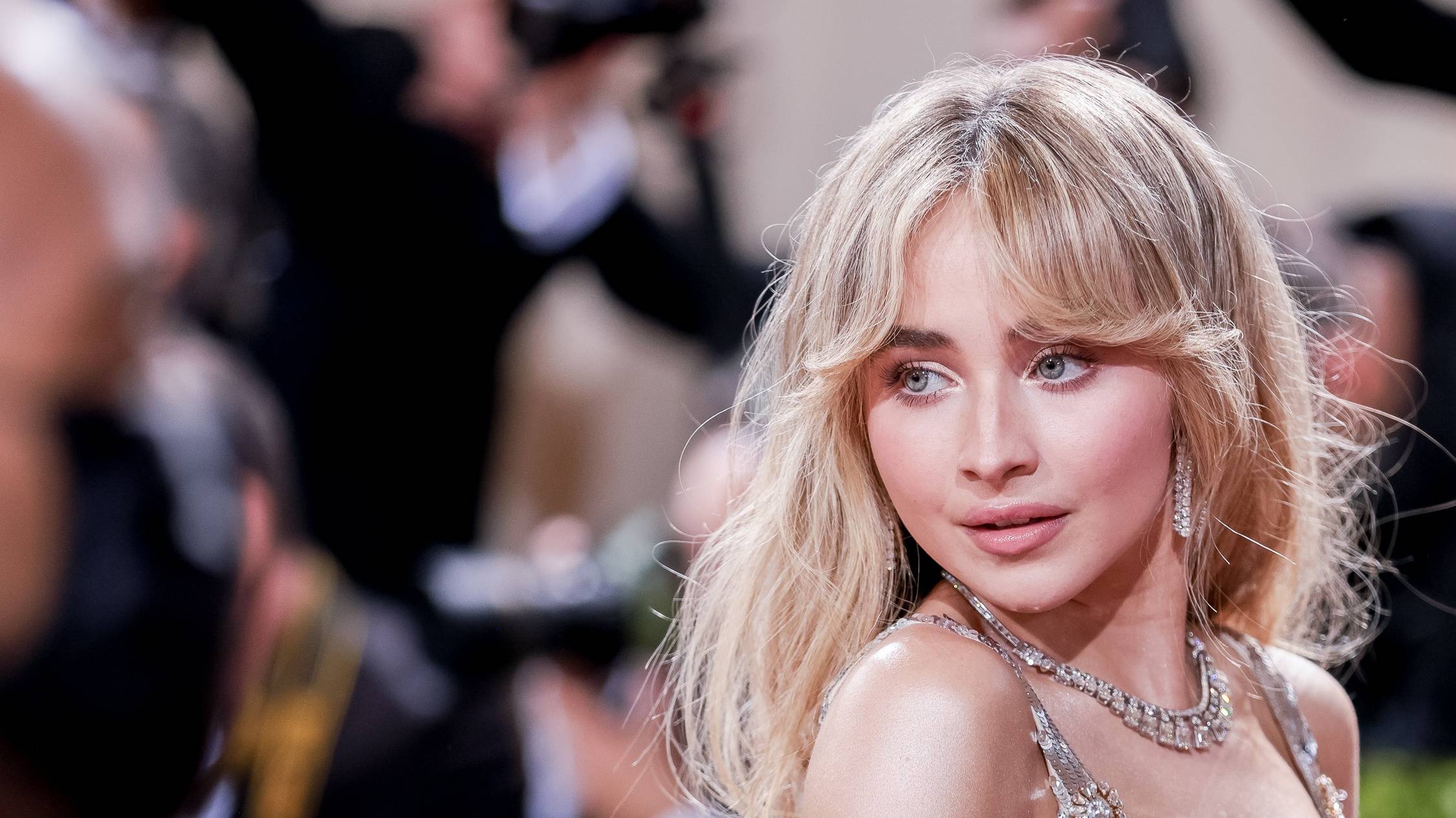 Sabrina Carpenter Live at Crypto.com Arena: Key Info & Tips