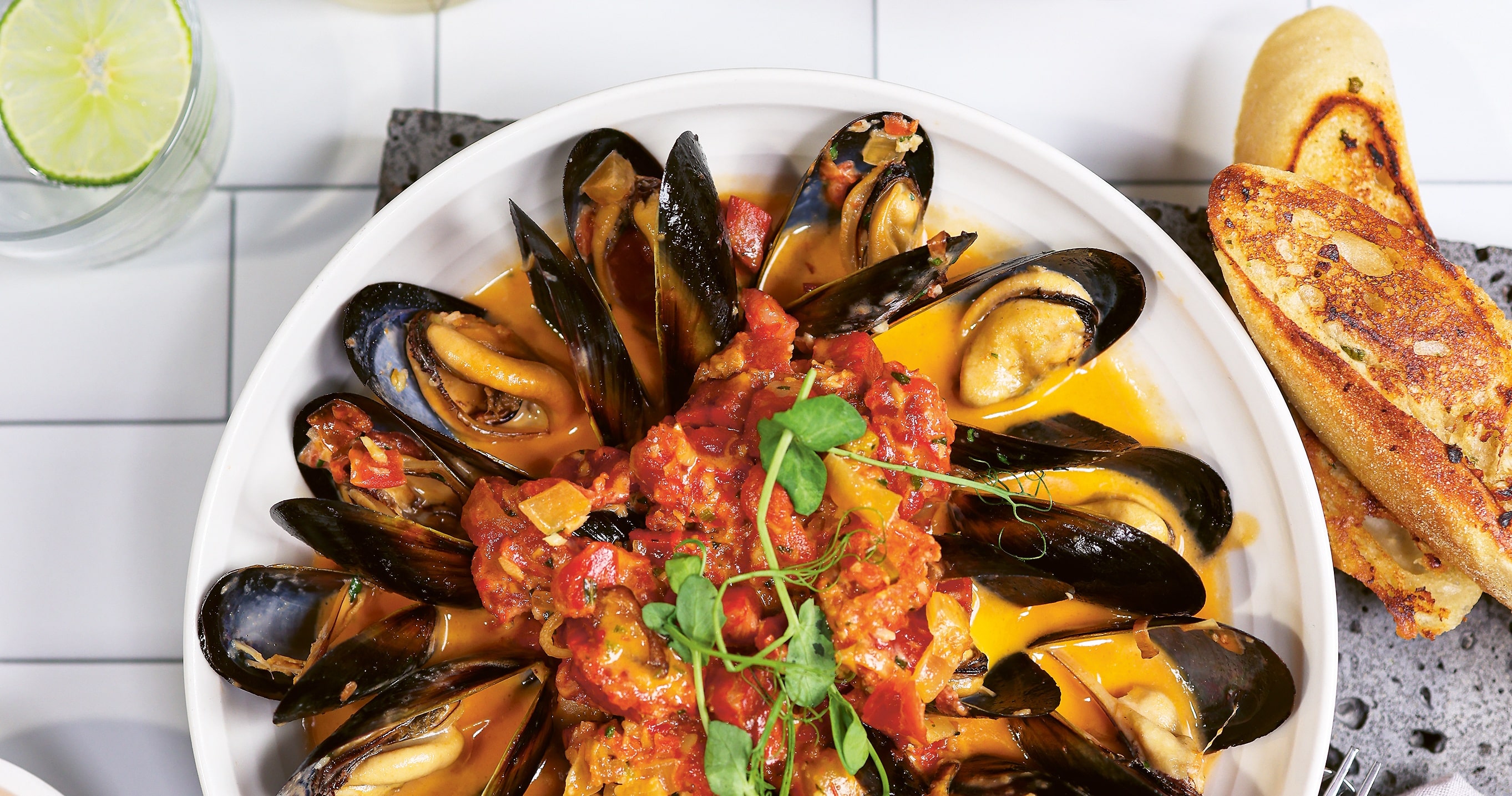 Recreate JRDN Chef's Steamed Mussels Recipe