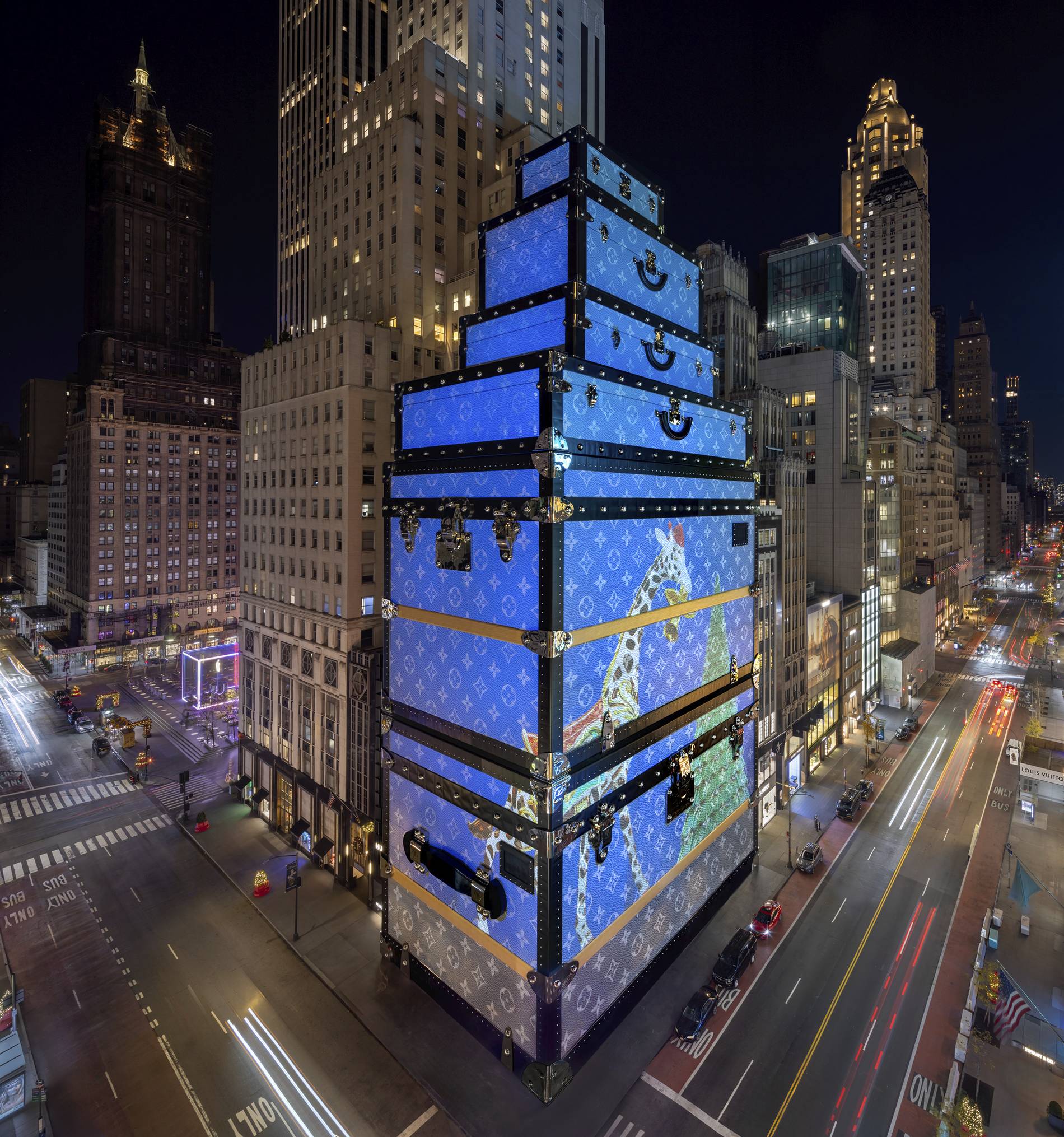 Louis Vuitton's Stunning Animated Holiday Façade
