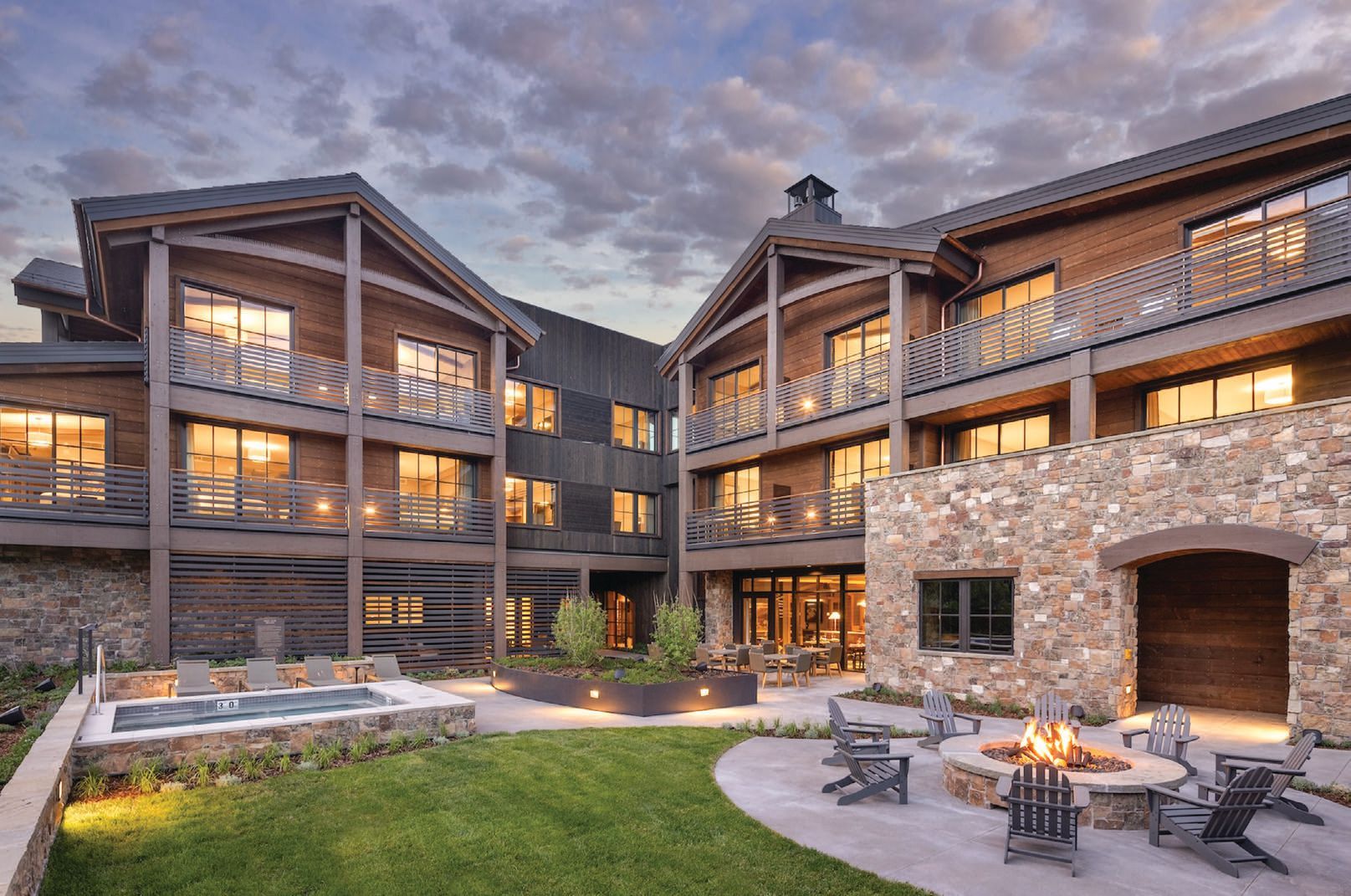 Rebuilding the Rusty Parrot Lodge: A Modern Western Gem