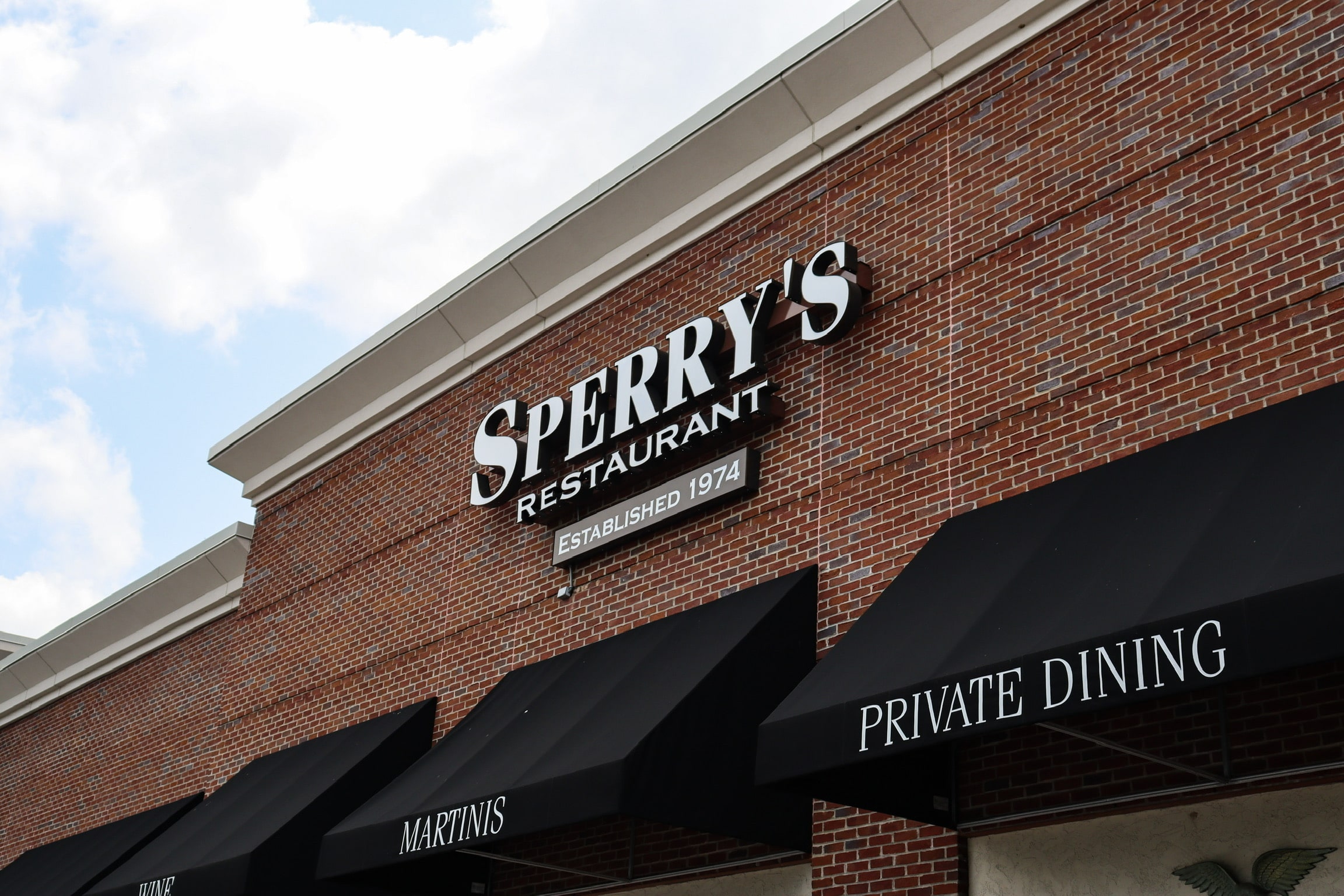 Sperry's Steakhouse: Fine Dining Tradition in Tennessee