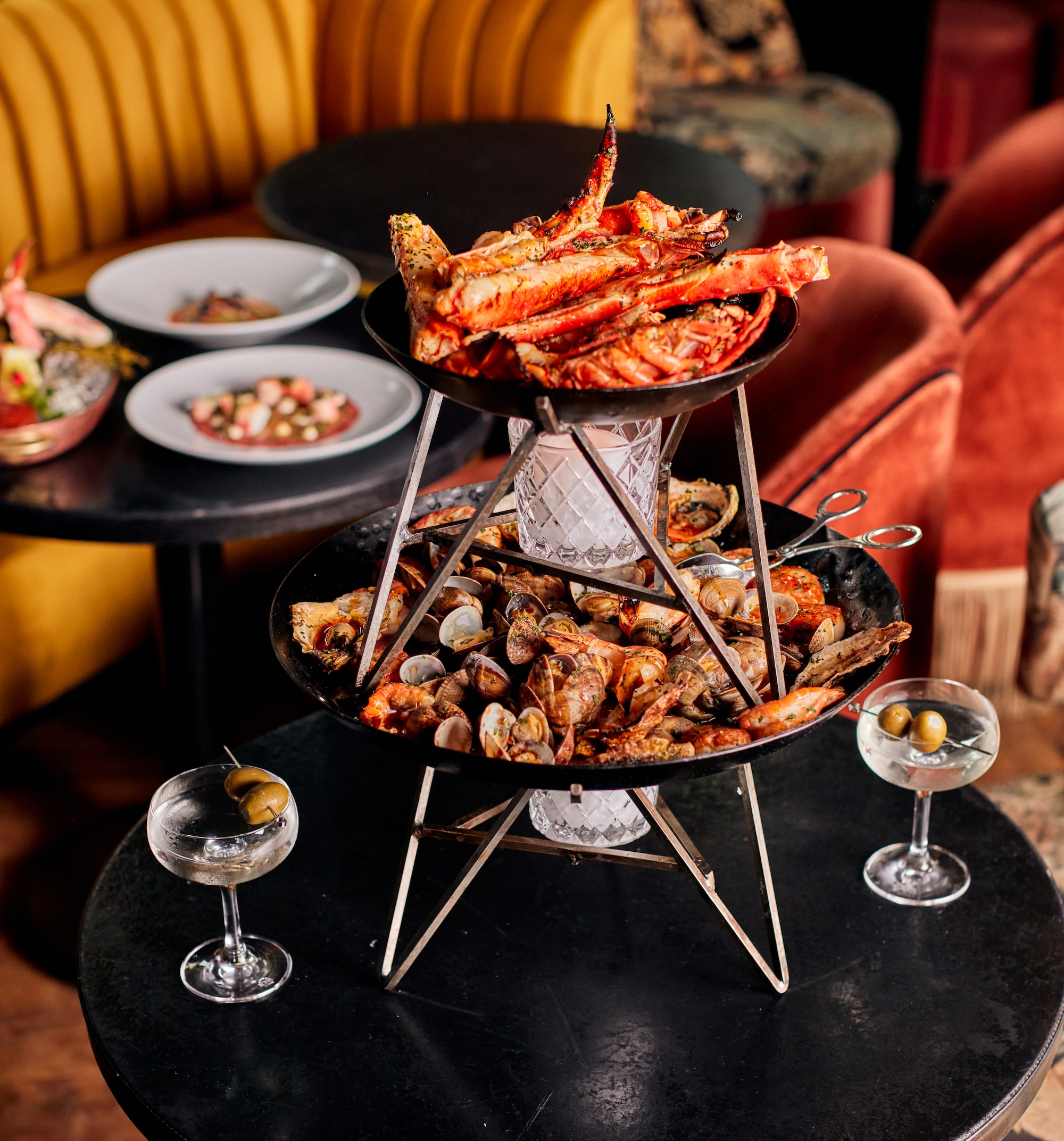 Top 23 Luxurious Happy Hour Spots in Chicago for 2023