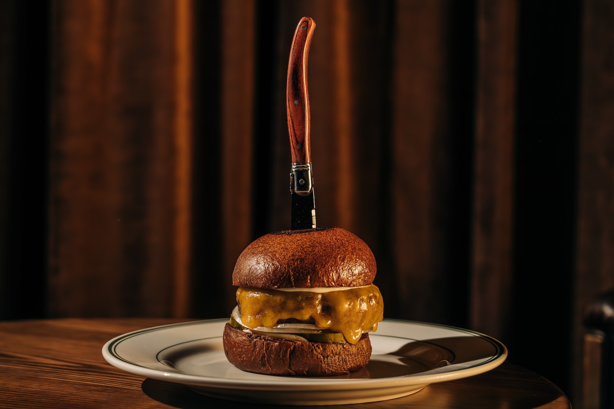 Gus' Sip & Dip: Late-Night Eats & Classic Cocktails Hub
