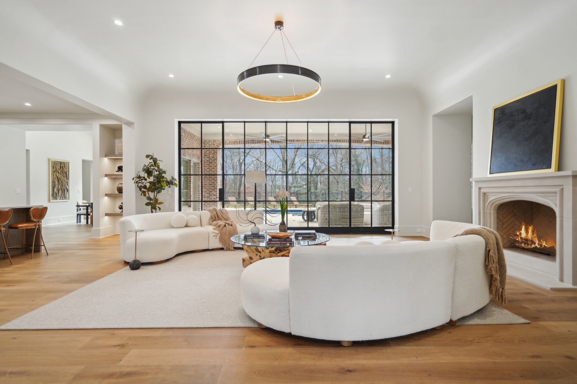 Luxury Atlanta Homes: 5-Bed Colonial & Modern Oasis