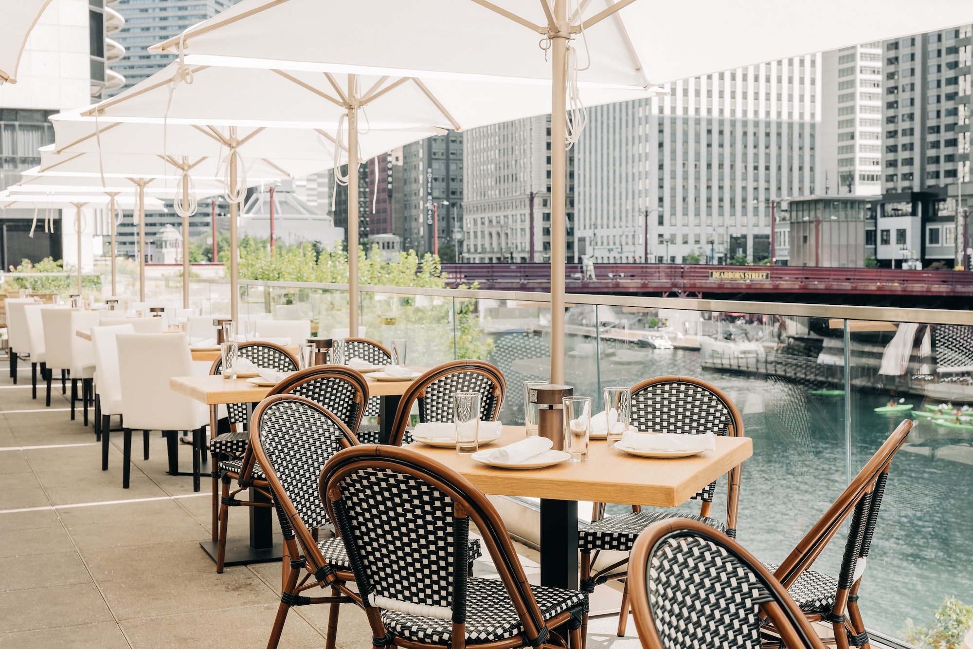 Top 10 Patios for Outdoor Dining in Chicago