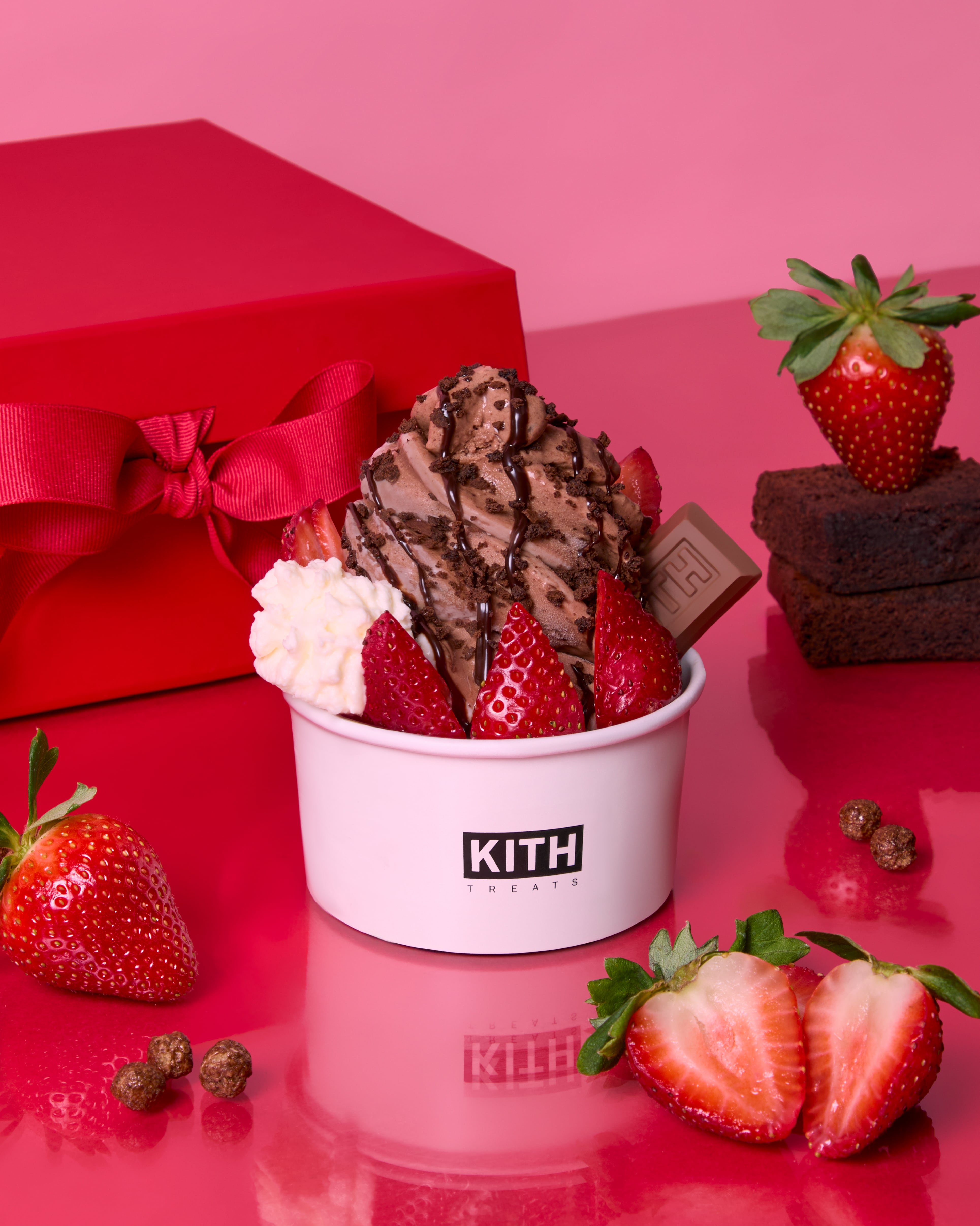 The Sweetheart: Limited Edition Chocolate-Strawberry Treats