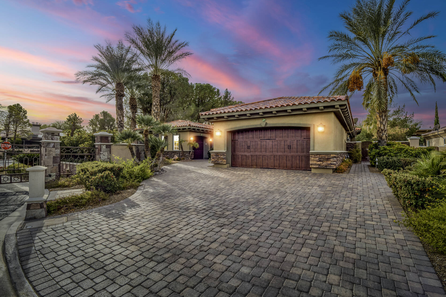 Luxury Golf Course Home in Henderson