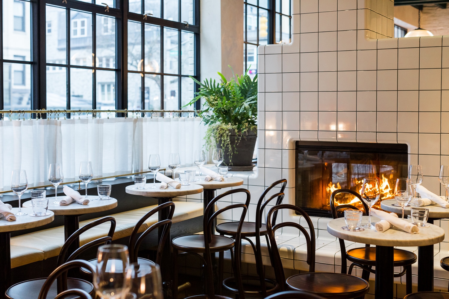 11 Cozy Restaurants with Fireplaces in Boston