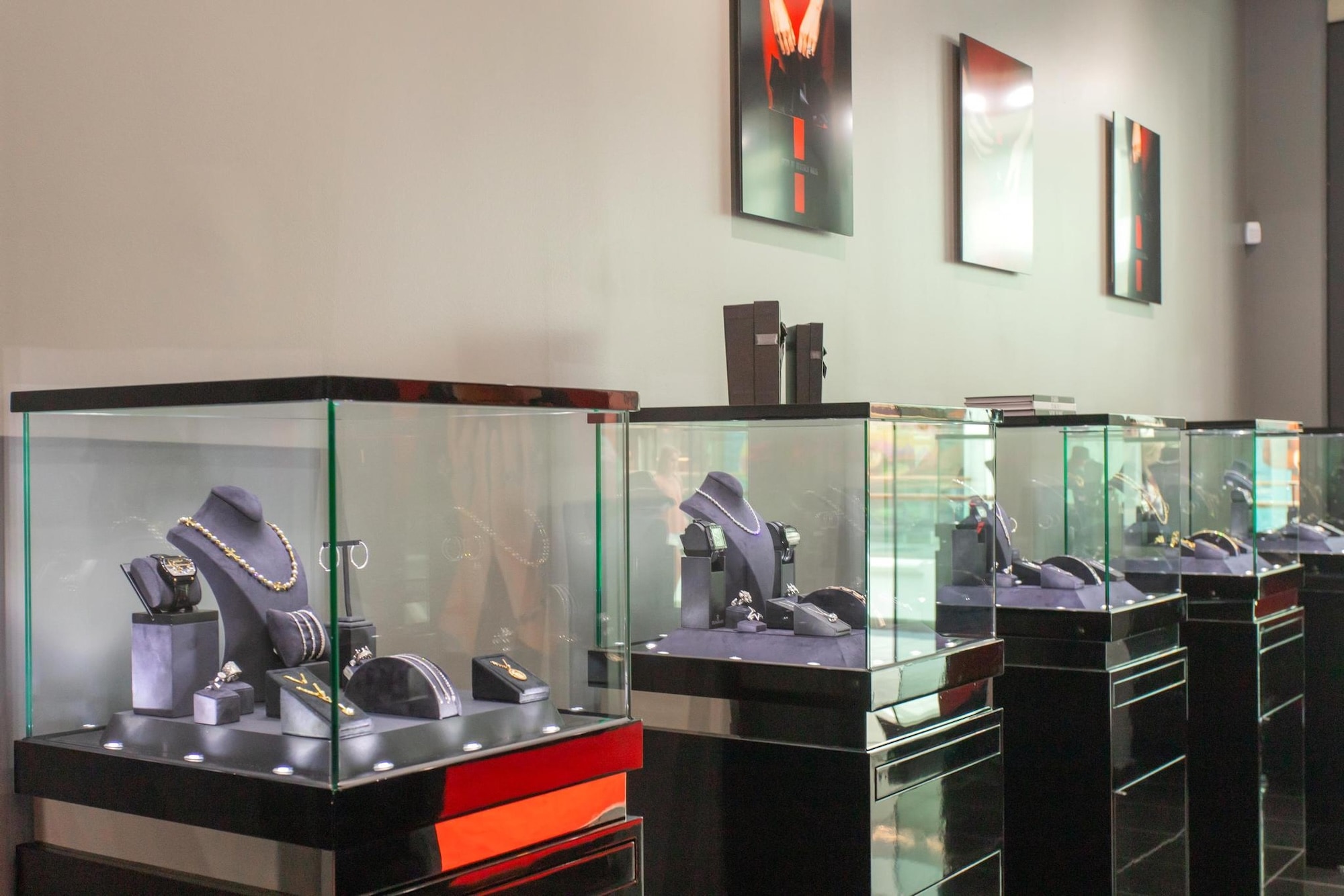 Jason of Beverly Hills Opens Opulent Boutique in Nashville