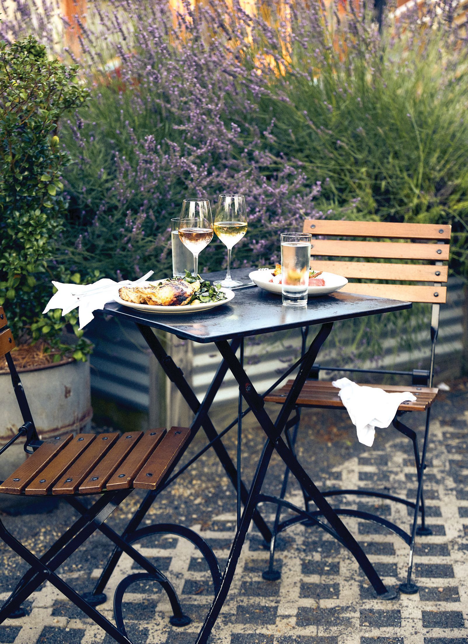 Alfresco Dining in Philly: Top Restaurants for Spring