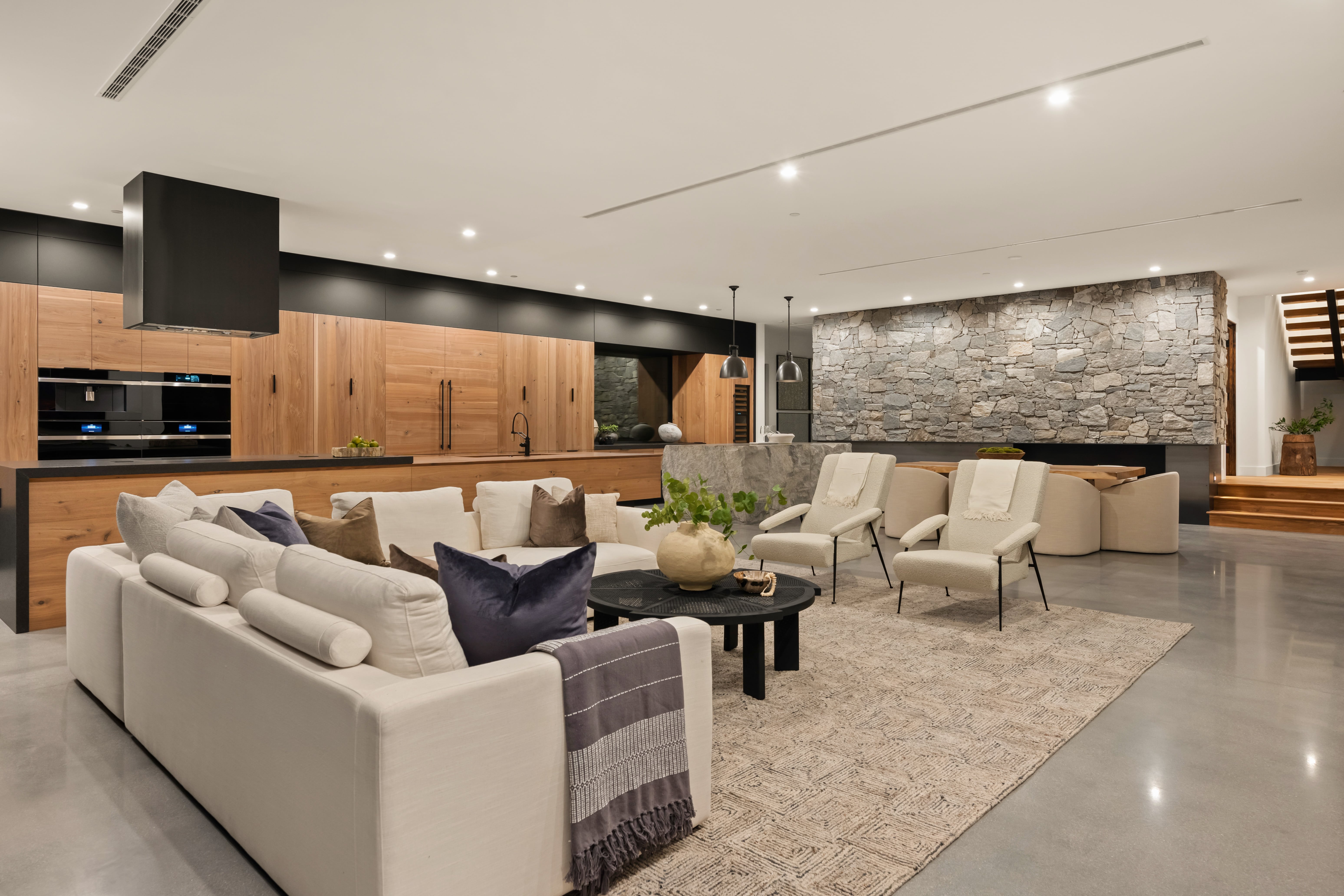 Las Vegas Luxury Home: Modern Masterpiece Awaits You
