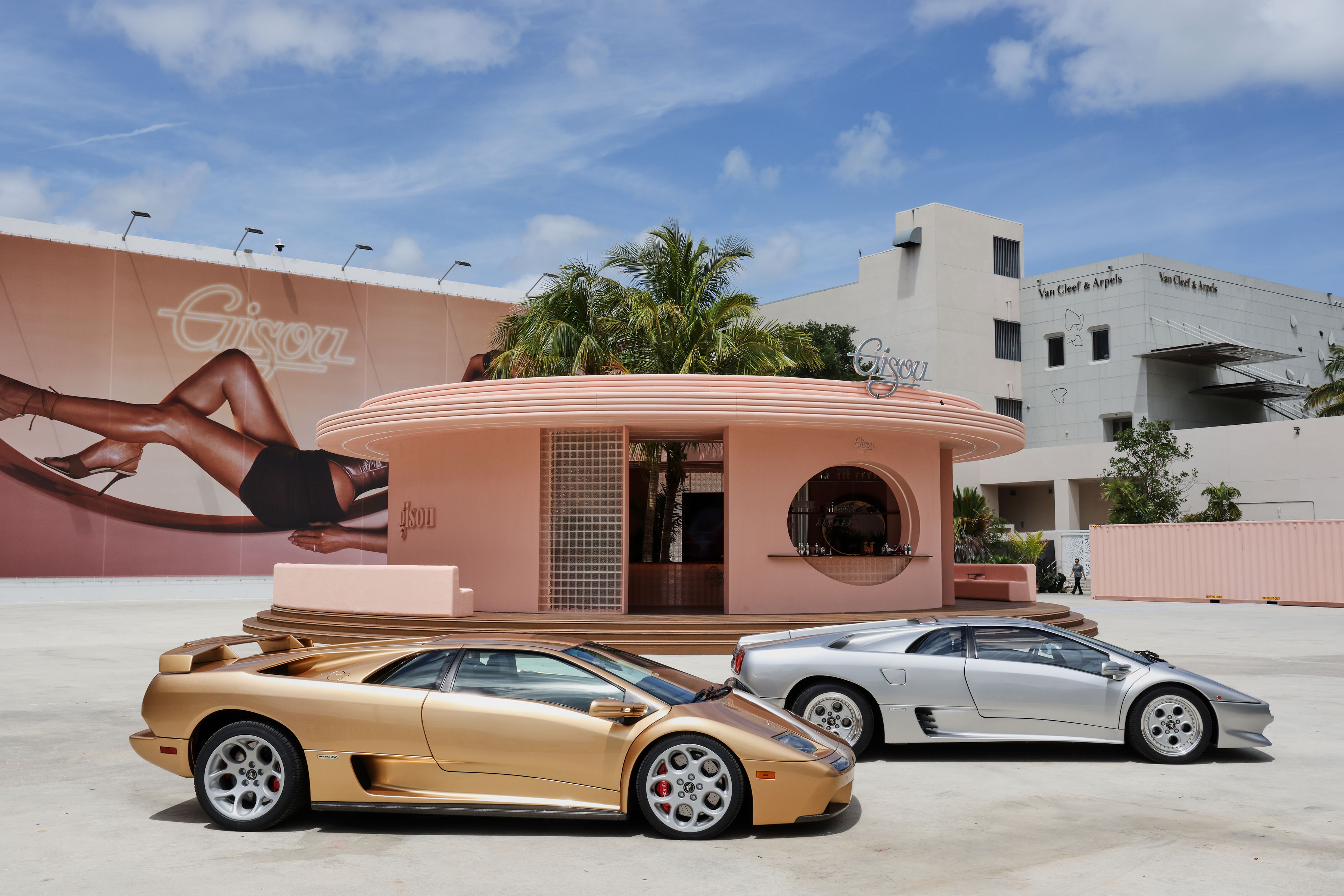 Gisou's Epic Miami Pop-Up: Honey-Infused Lip Oils