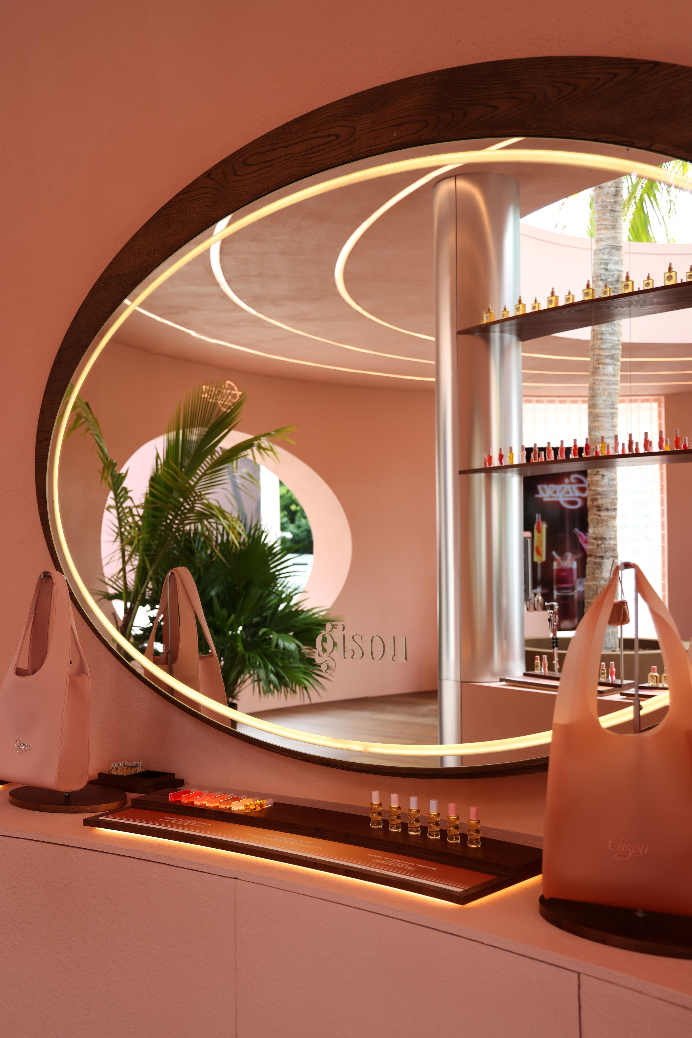 Gisou's Epic Miami Pop-Up: Honey-Infused Lip Oils