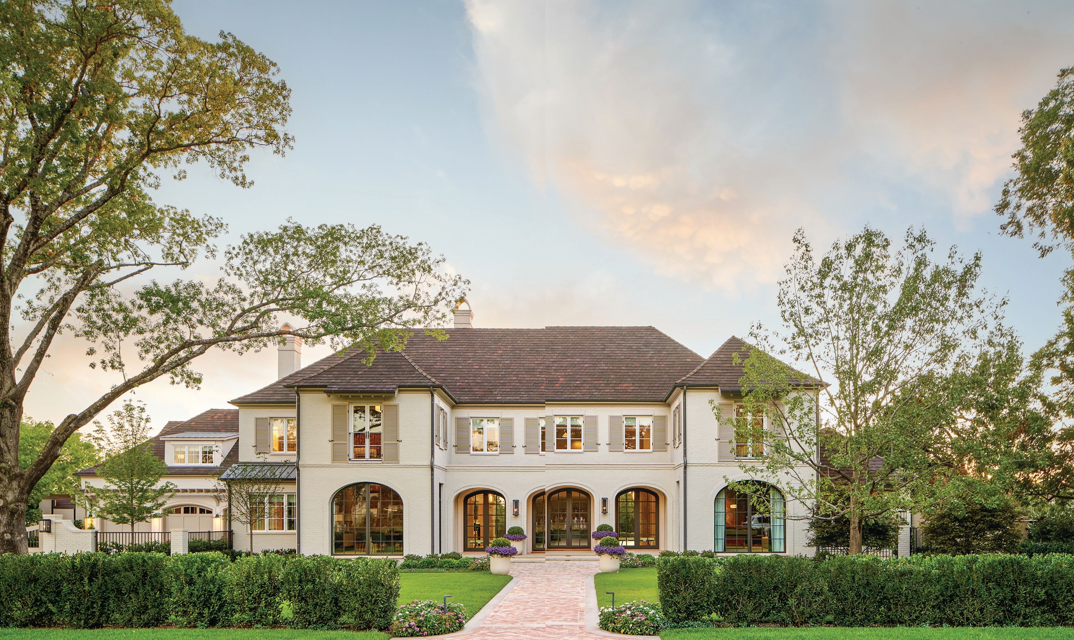 Chic Preston Hollow Home: Artful Design in Dallas