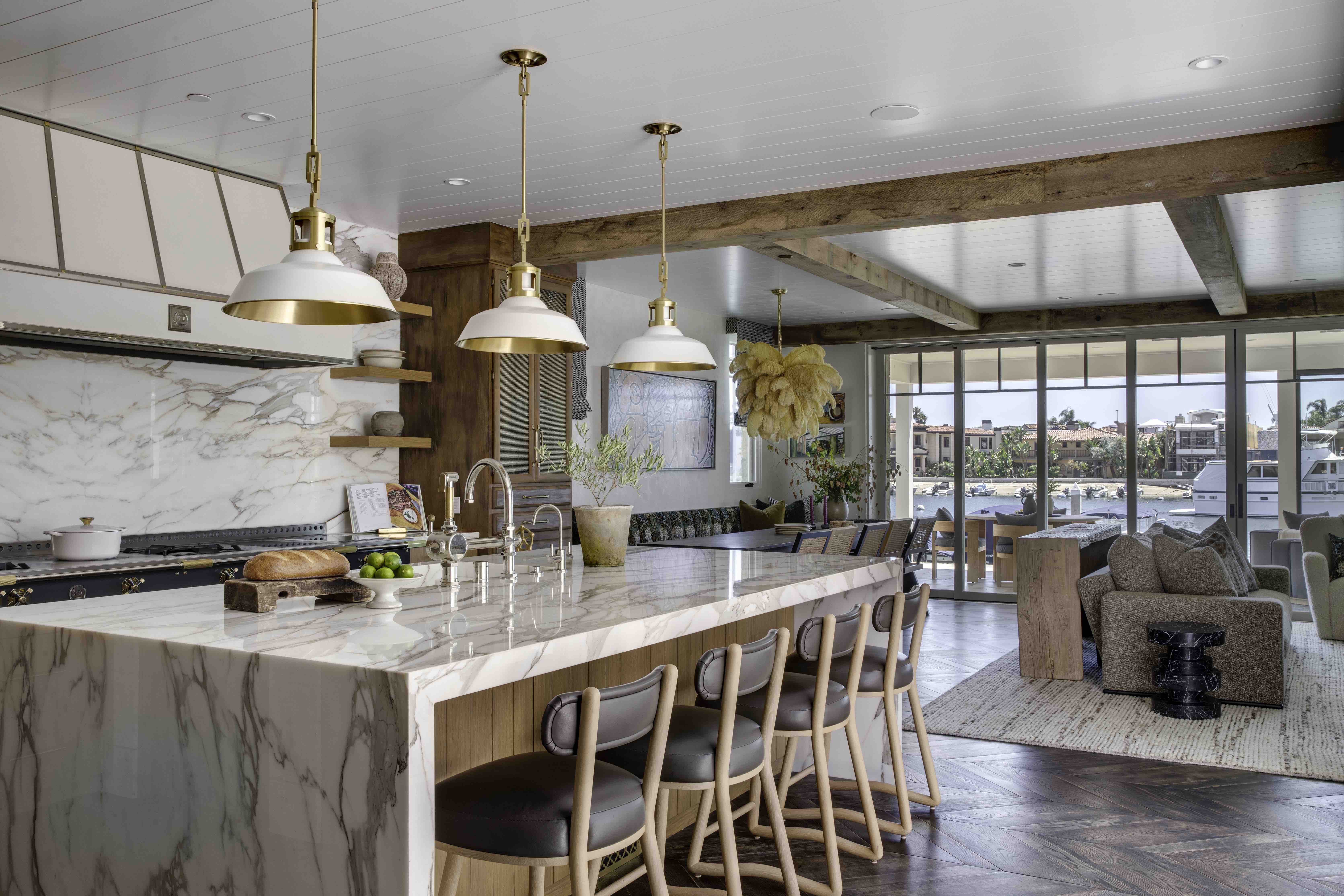 Layered Luxury Takes Center Stage in This Show-Stopping Beacon Bay Home