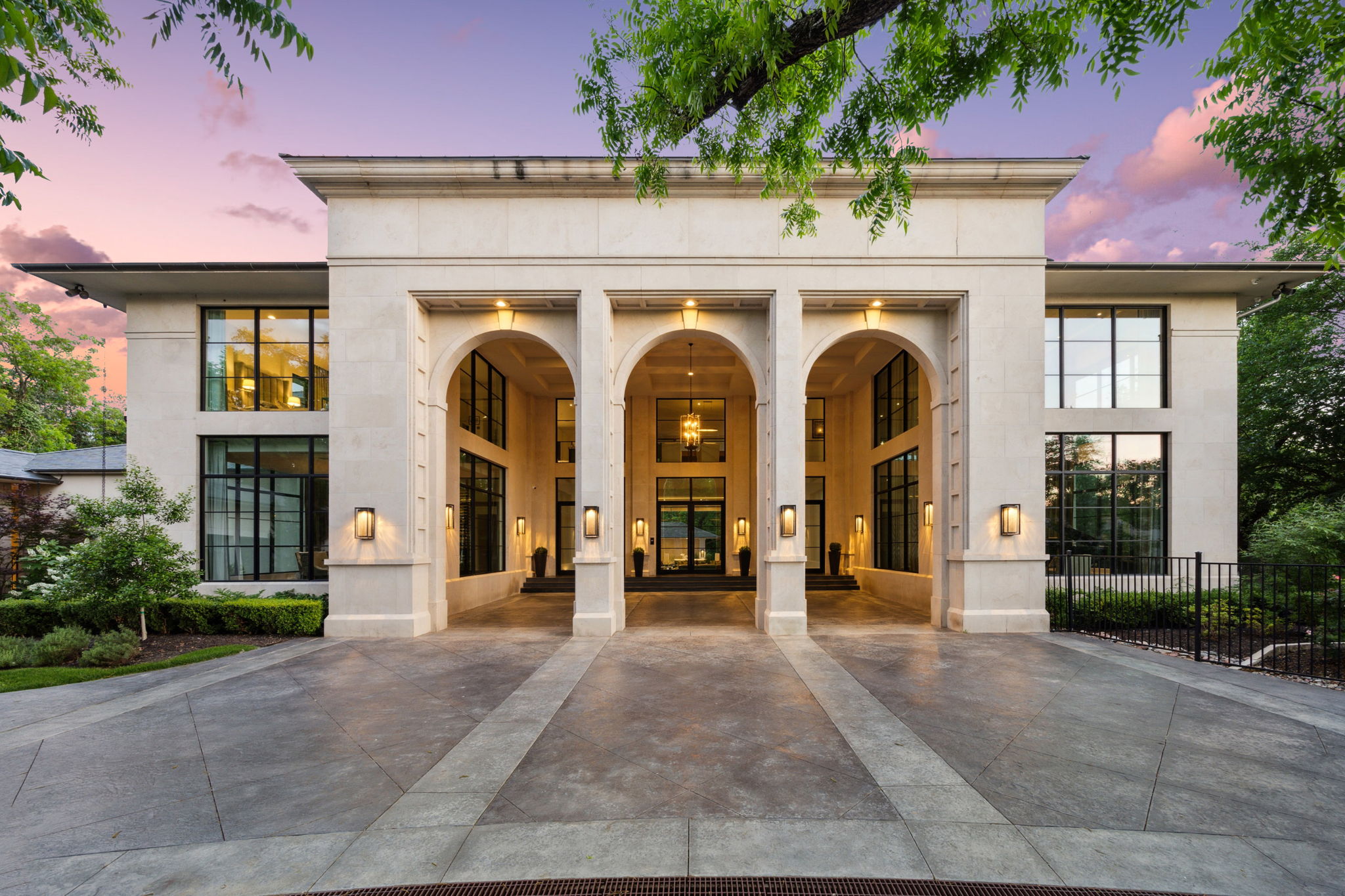Step Inside A Timeless Dallas Estate Inspired By The St. Regis Rome
