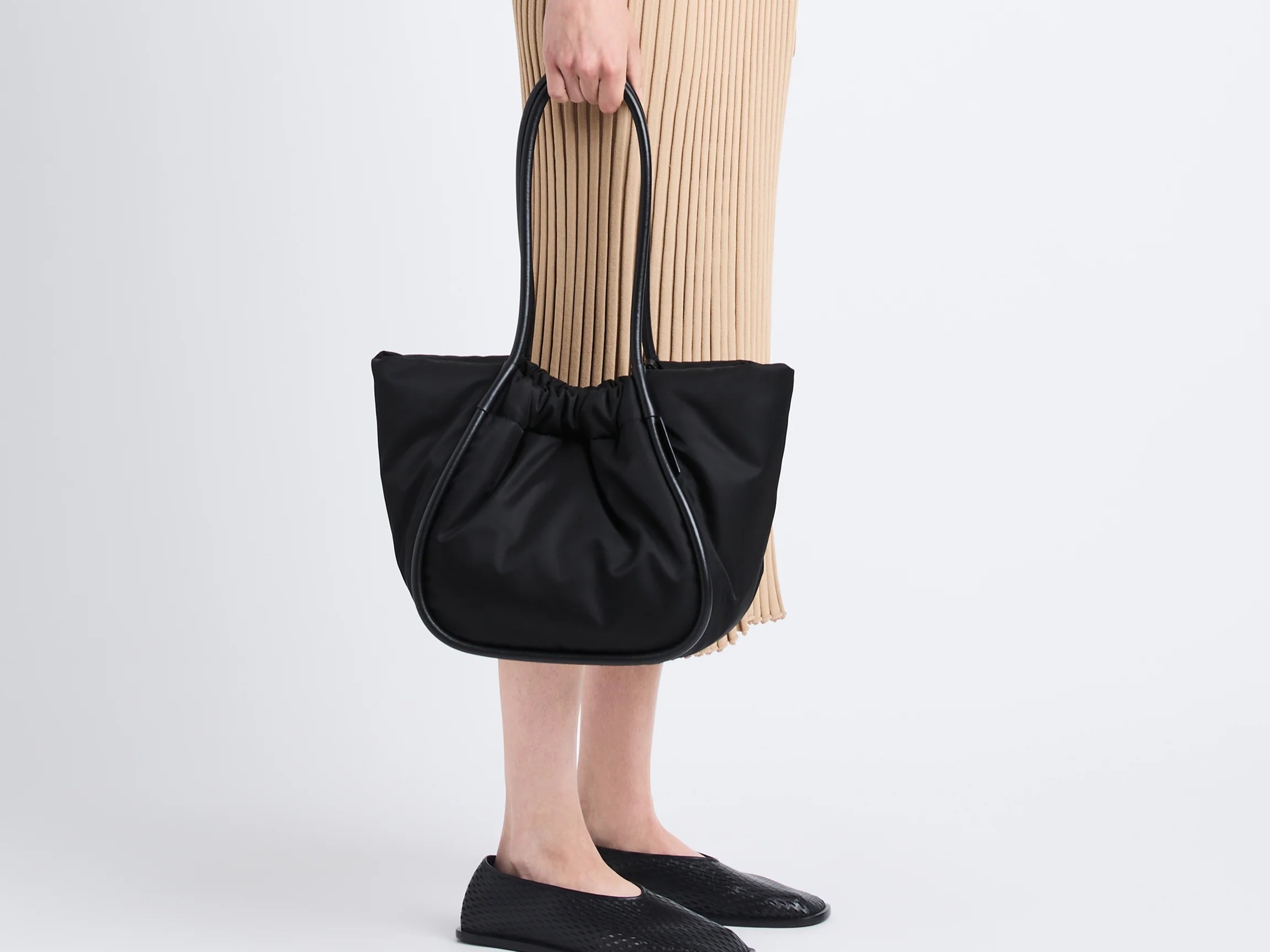 Chic Totes for Work: Stylish and Practical Bag Upgrades
