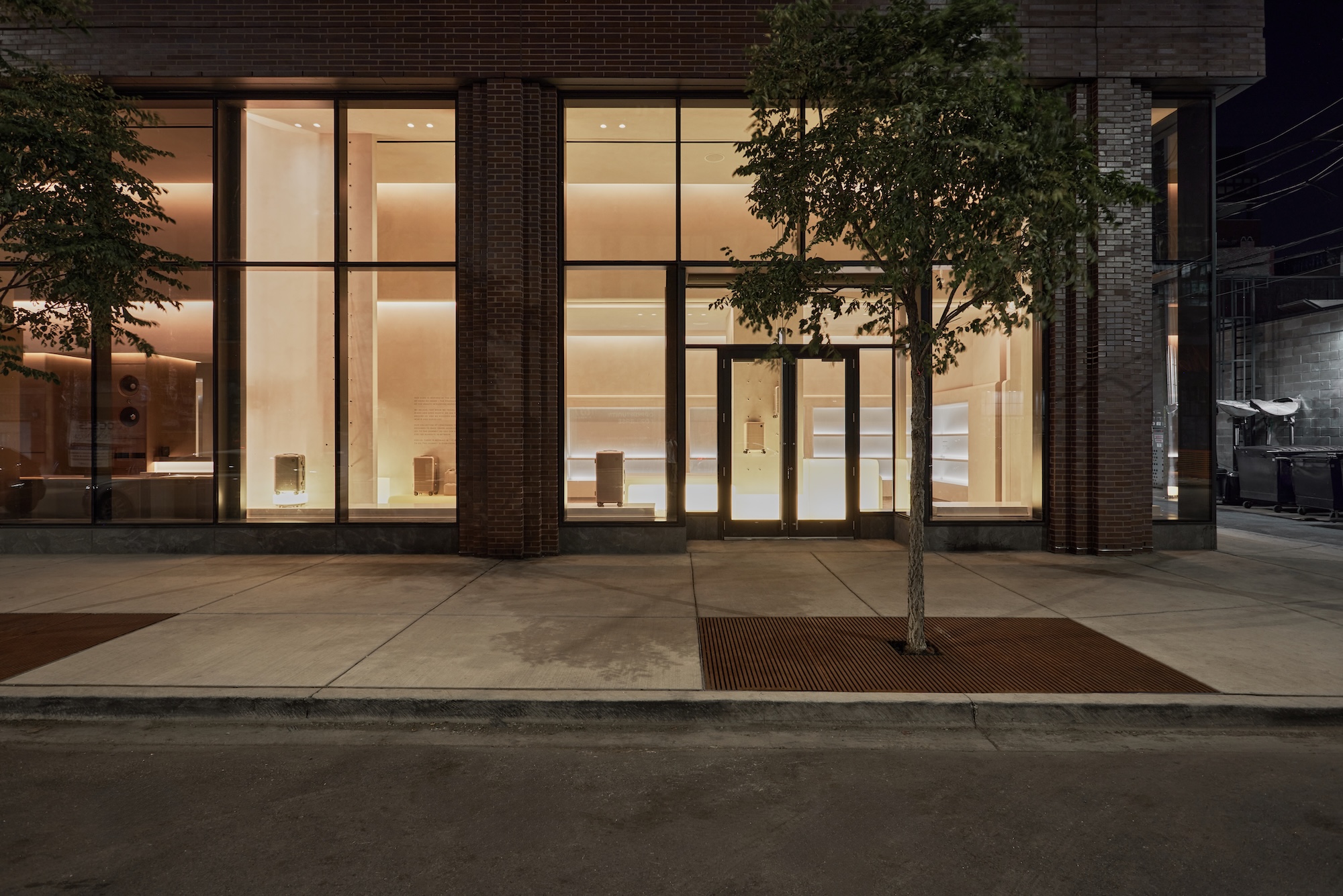 Monos Launches New Store in Chicago's West Loop