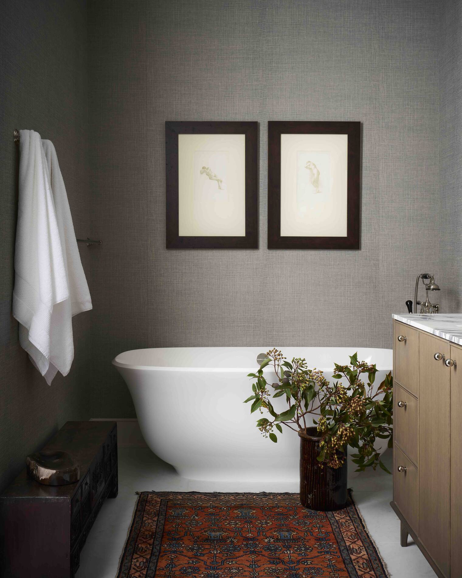 Best Primary Suite Design in West Loop High-Rise