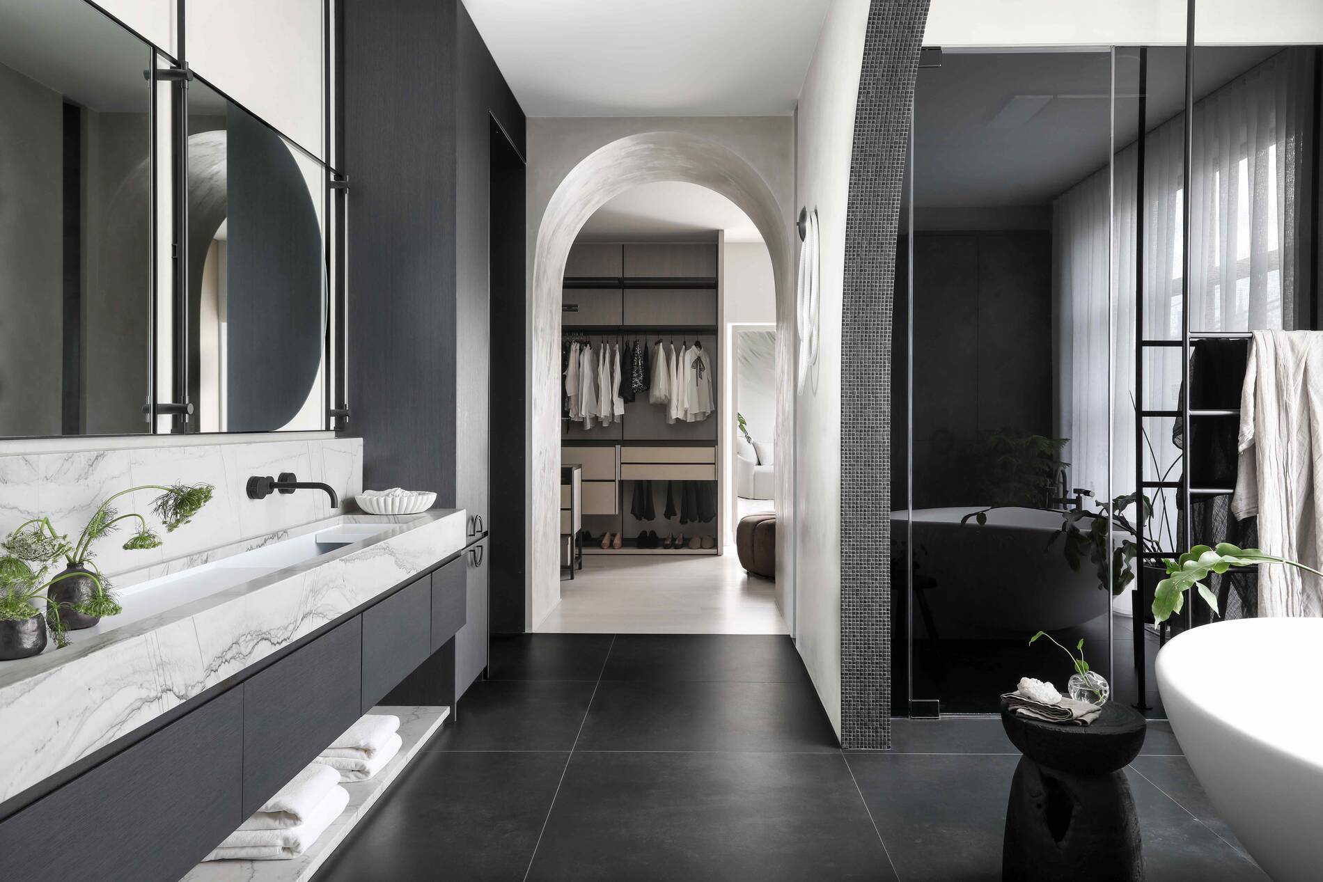 Best Luxury Bathroom Design: A Serene Parisian Retreat