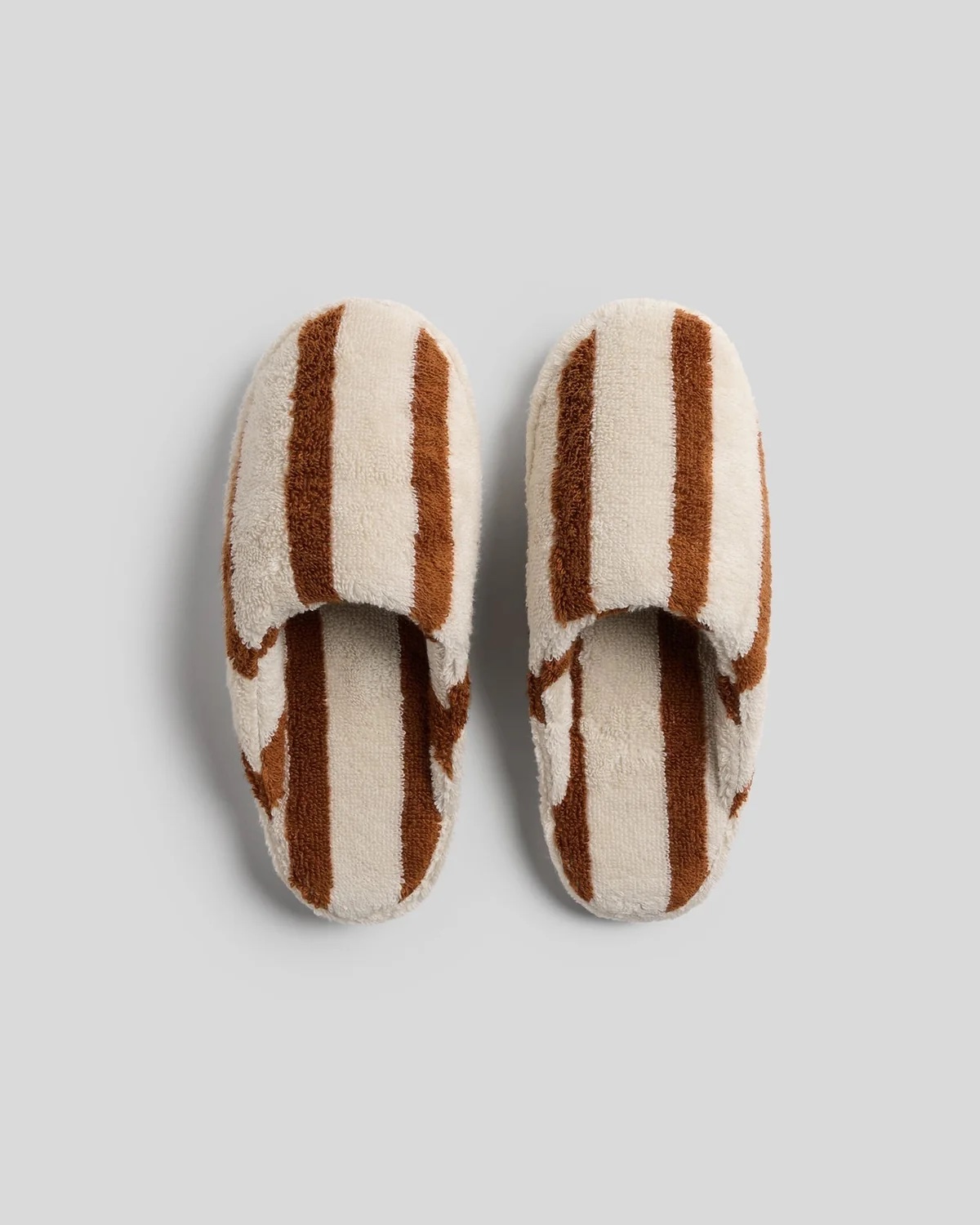 Cozy Chic: 13 Stylish Slippers to Elevate Your Comfort