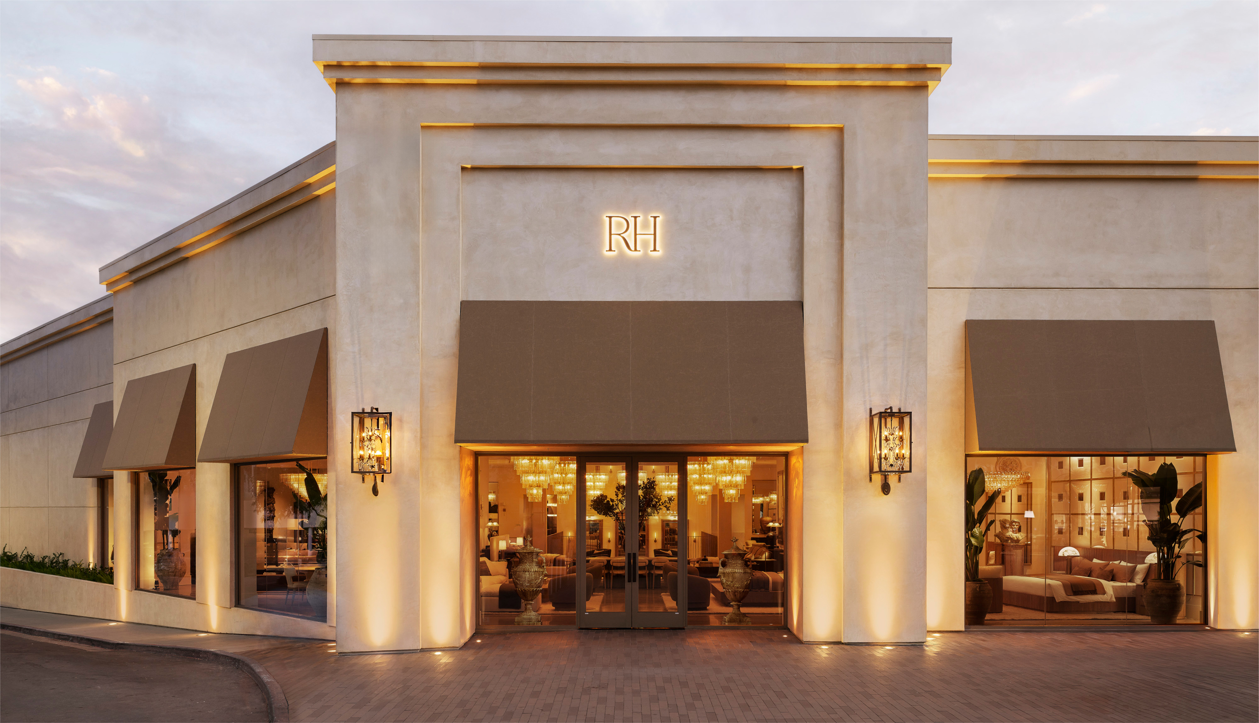 RH San Diego: Luxury Home Decor Gallery Opens Grandly