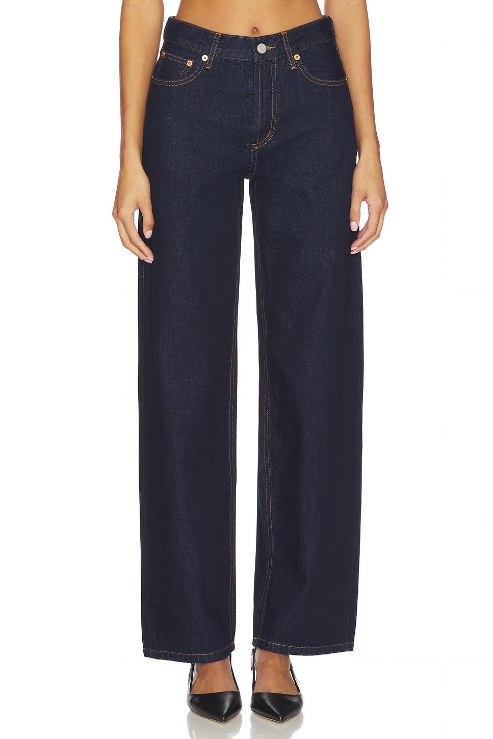 Best Contrast Stitching Jeans for Edgy Spring Looks